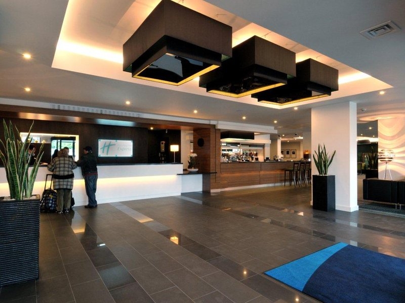 Holiday Inn Express T5 | Hotel at London Heathrow Airport